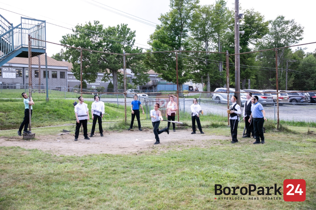 Photo Gallery: A Visit at Camp Shalva Bobov – Boro Park 24