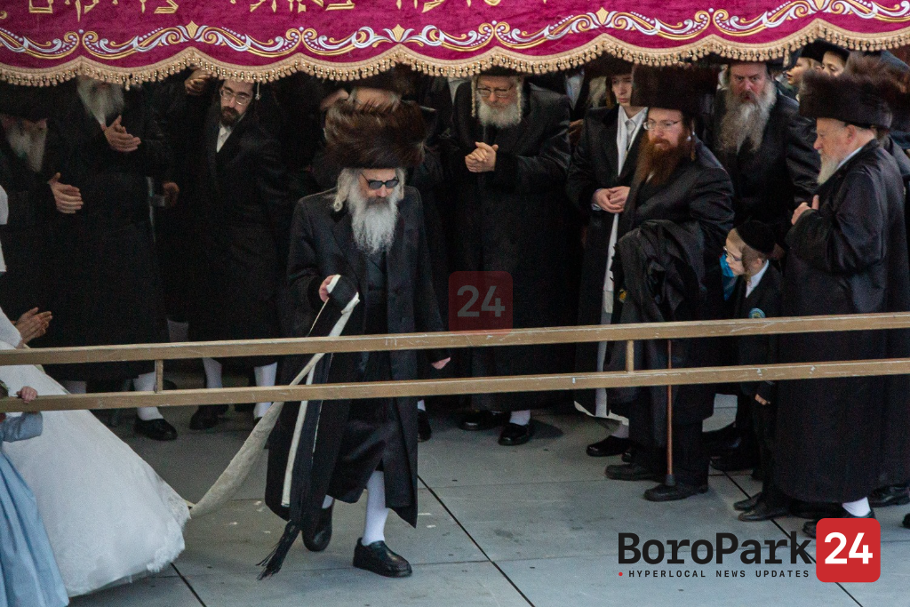 Photo Gallery: Wedding of Grandson of Viznitz Boro Park – Boro Park 24