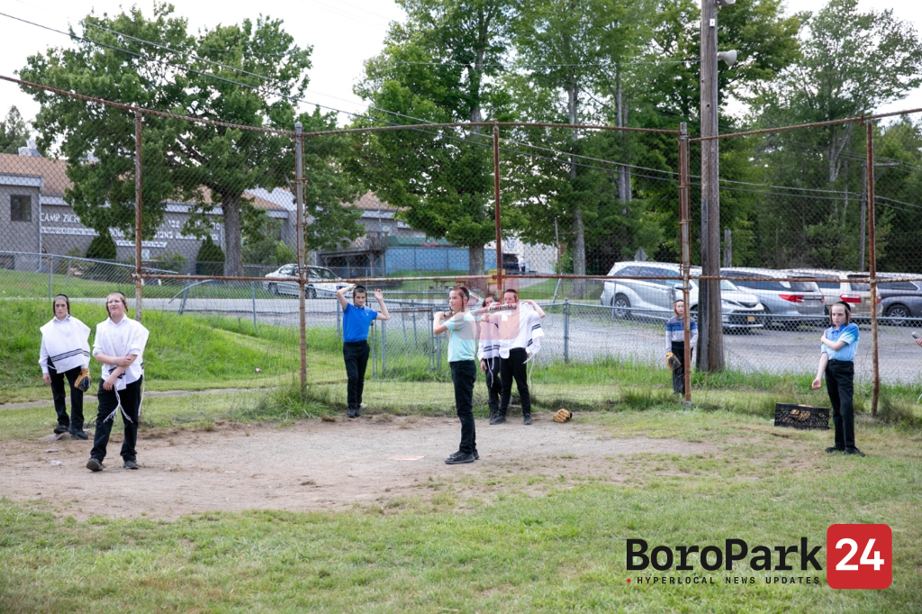 Photo Gallery: A Visit at Camp Shalva Bobov – Boro Park 24