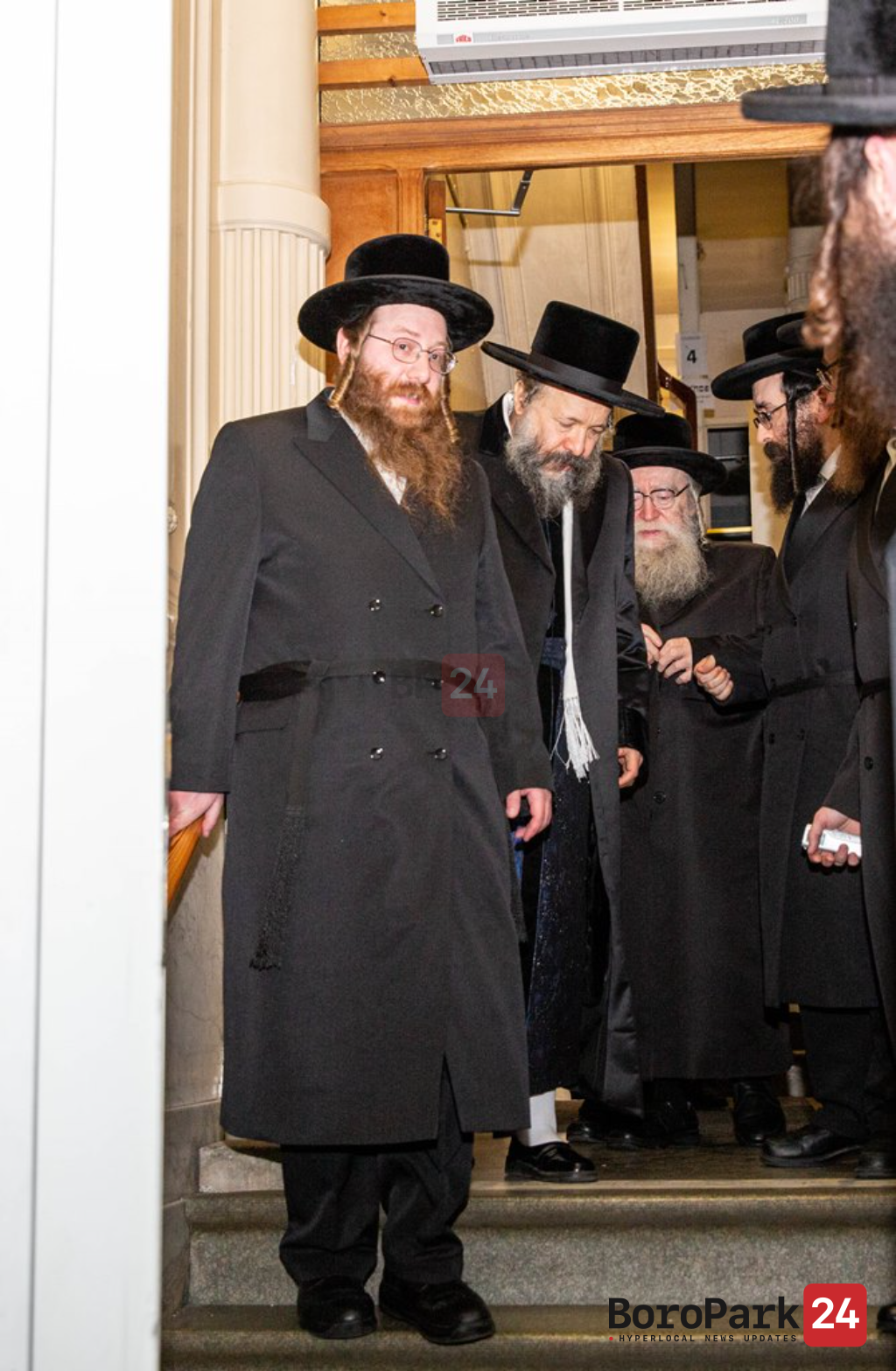 Photo Gallery: Bobov-45 Rebbe visits Antwerp – Boro Park 24
