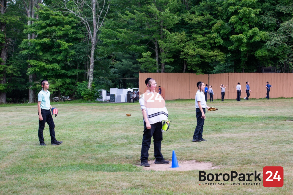 Photo Gallery: A Visit at Camp Shalva Bobov – Boro Park 24