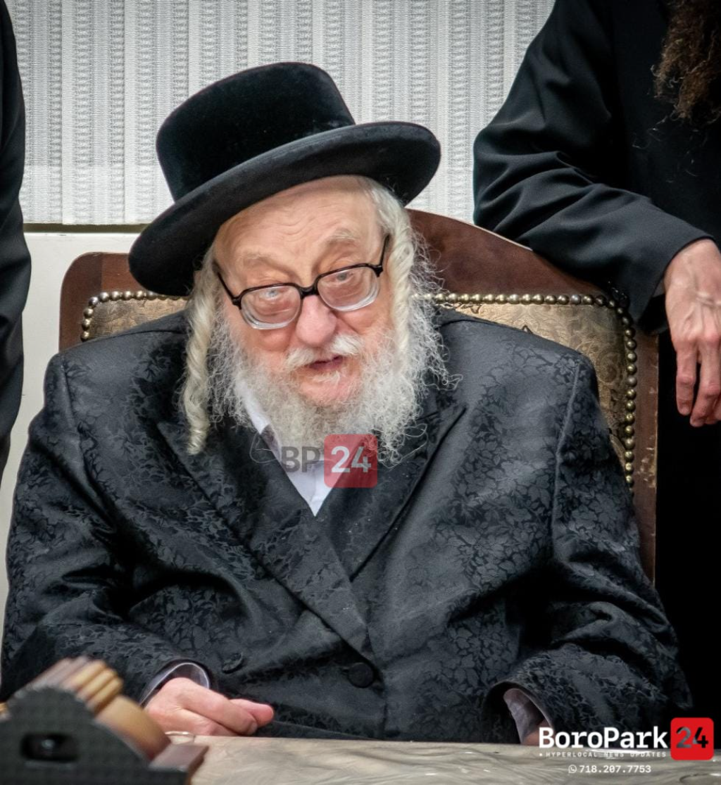 NOW: Tehilem For The Rachmastrivka Rebbe In The Rachmastrivka Shul ...