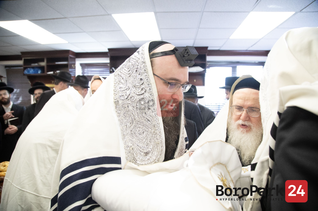 Photo Gallery: Bris for the son of Haga’on Rav Yitzchok Katz, Rov of ...