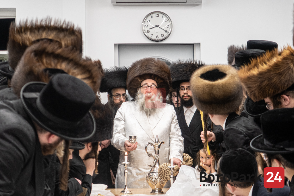 Photo Gallery: Toldos Tzvi Spinka Rebbe Motzei Shabbos in Boro Park ...