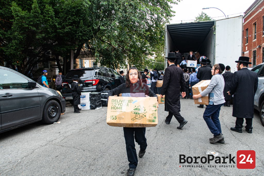 Bachurim arriving home to Boro Park after a summer in Camp Viznitz ...