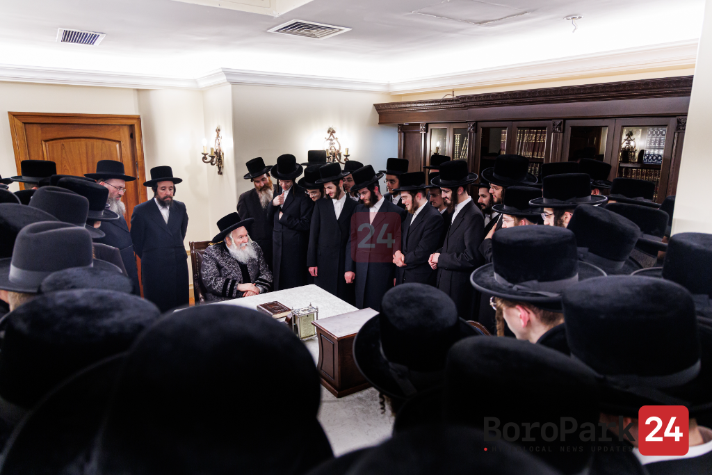 Photo Gallery: Yurtzat Of The First Bobover Rebbe Reb Shloime Zy"u in ...