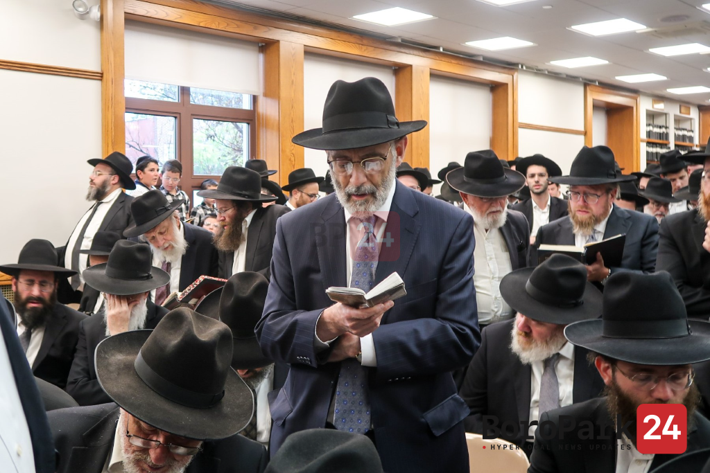 Photo Gallery: Levaye of Rav Aaron Schechter, zt”l, Rosh Yeshivas ...