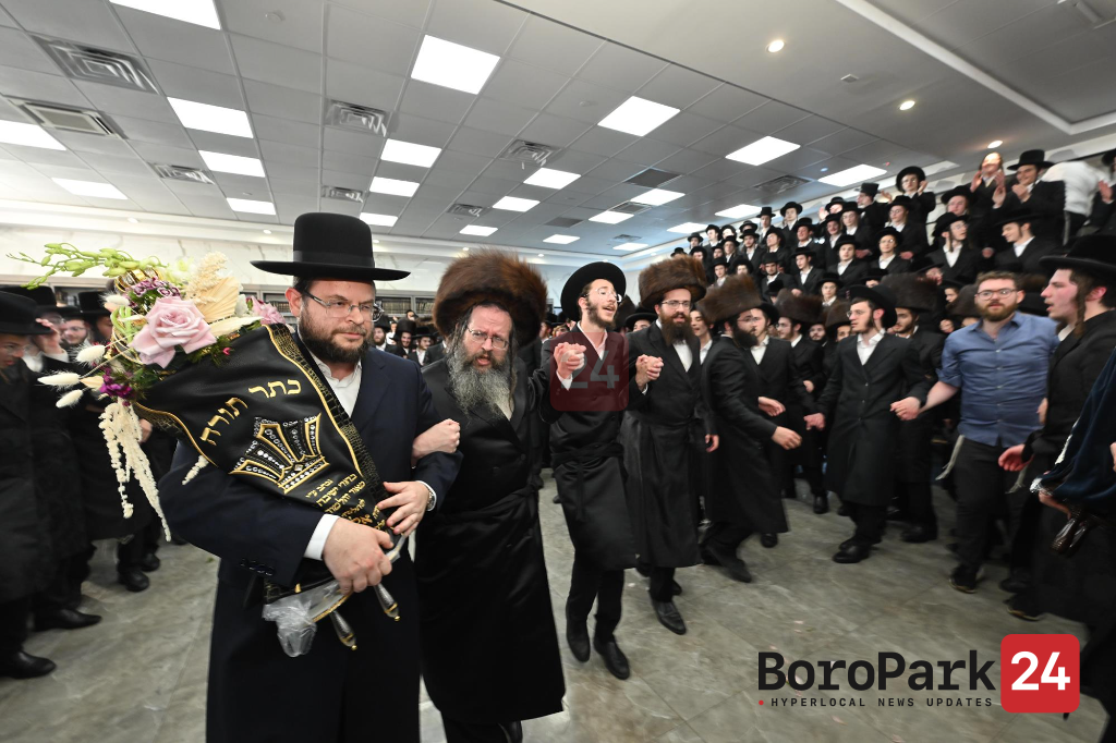 Photo Gallery: Hachnosas Sefer Torah to Yeshivas Me'or Hatalmud which ...