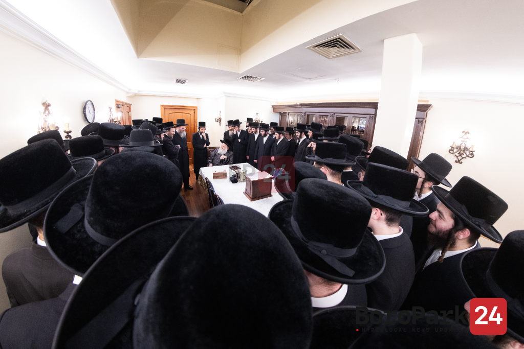 Photo Gallery: Yurtzat Of The First Bobover Rebbe Reb Shloime Zy"u in ...