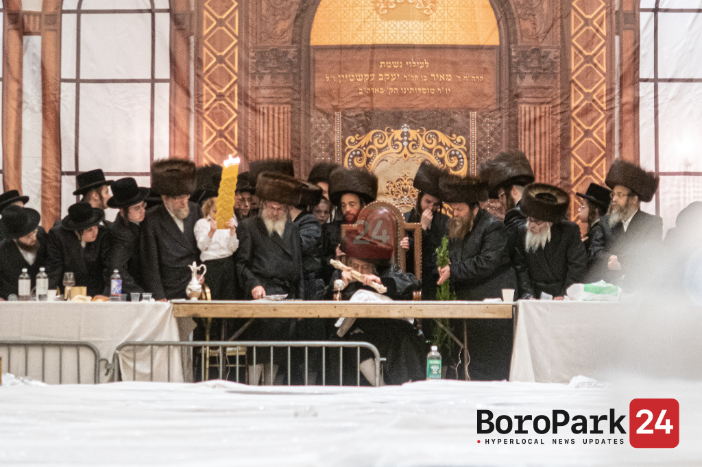 Photo Gallery: Toldos Avrohom Yitzchok Rebbe Motzei Shabbos in Boro ...
