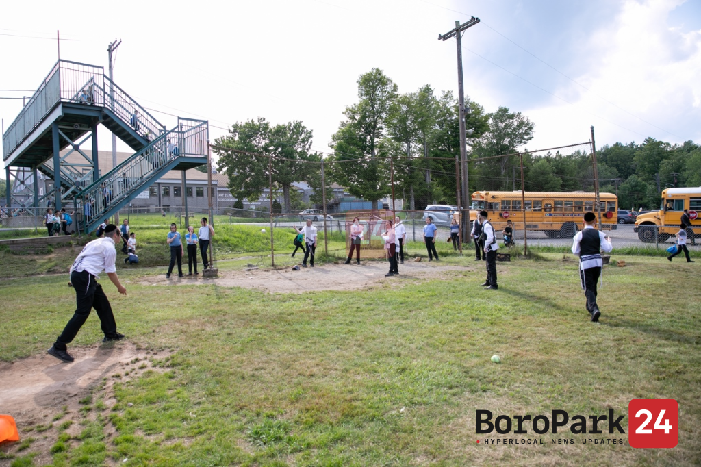 Photo Gallery: A Visit at Camp Shalva Bobov – Boro Park 24